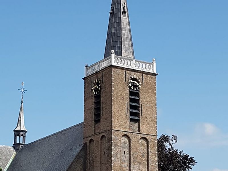 Kerktoren in ere hersteld